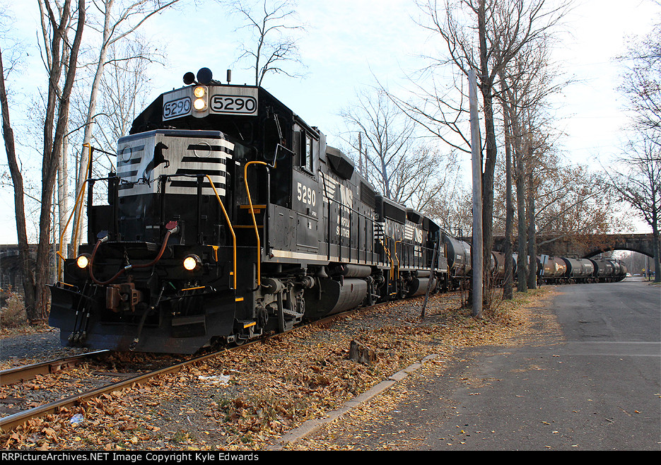 NS GP38-2 #5290 on YPMO-R1